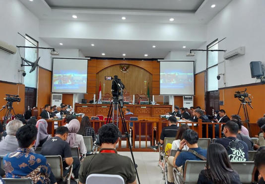 Jawaban Berbelit, Jaksa Desak Hakim Tetapkan Kodir ART Ferdy Sambo Jadi Tersangka - JafarBua